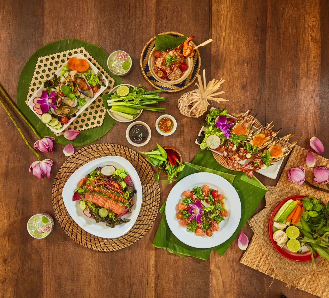 Home - Chom Cafe & Restaurant